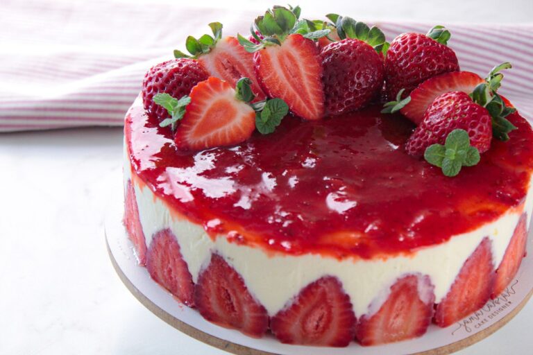 Le Fraisier | Torta de Morangos - Agosto 2023 - JANA CABRAL