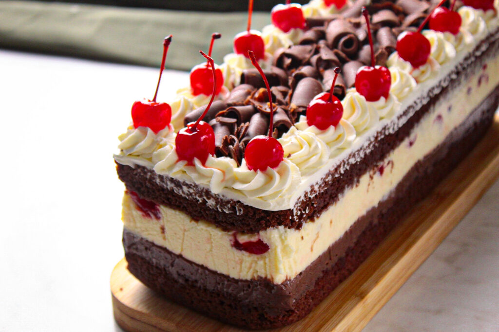 SLICE CAKE FLORESTA NEGRA | BOLO EM FATIA RECHEADO CLÁSSICO | SUCESSO ...